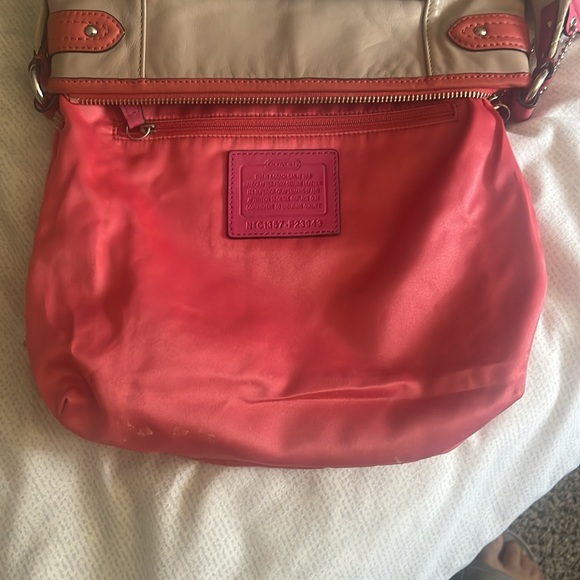 Coach | Bags | Coach Daisy Spectator Beige Salmon Pink Leather File ...